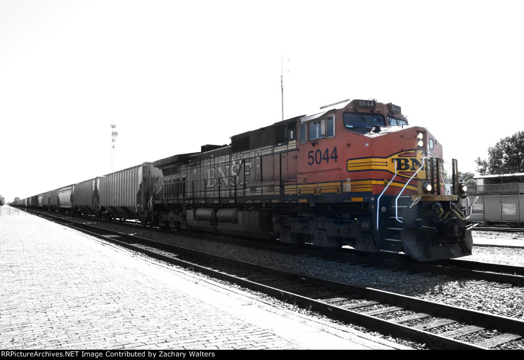 BNSF 5044